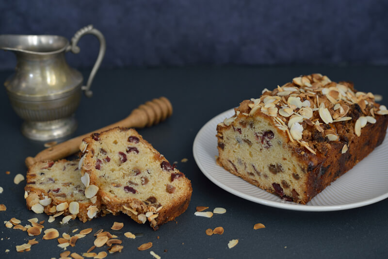 Cake aux Fruits Secs et Miel • Safrangourmand.fr