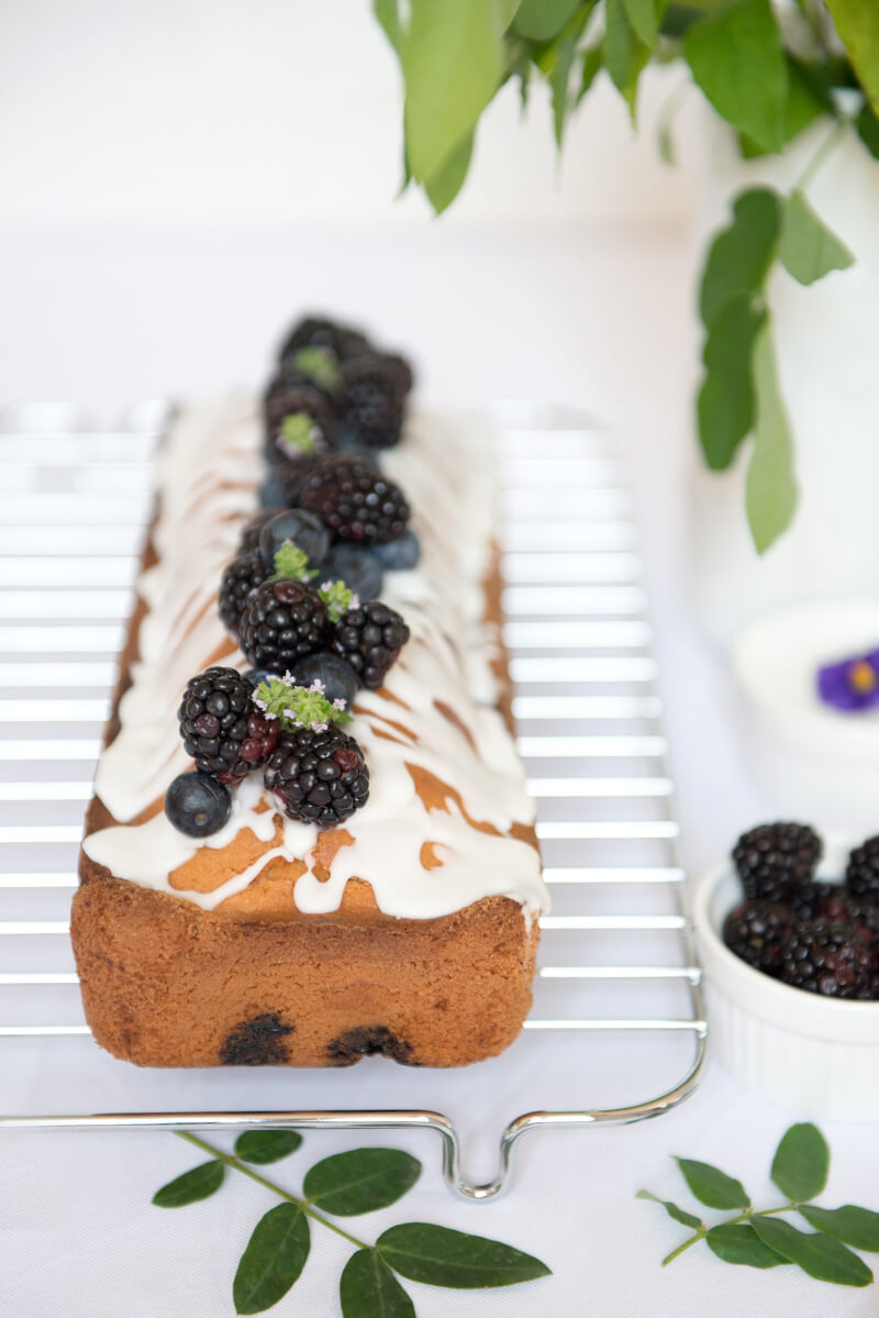 Cake aux Fruits Rouges • Safrangourmand.fr